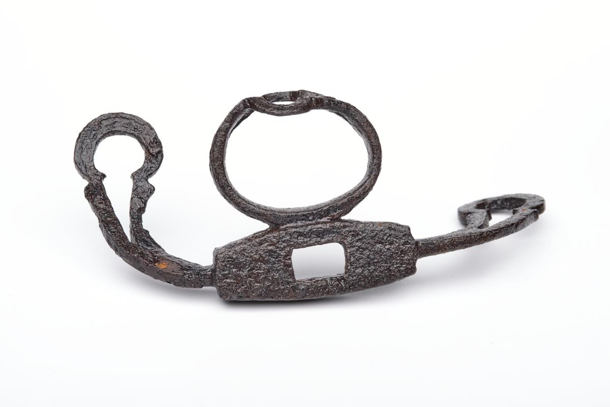 Quillon dagger guard | London Museum