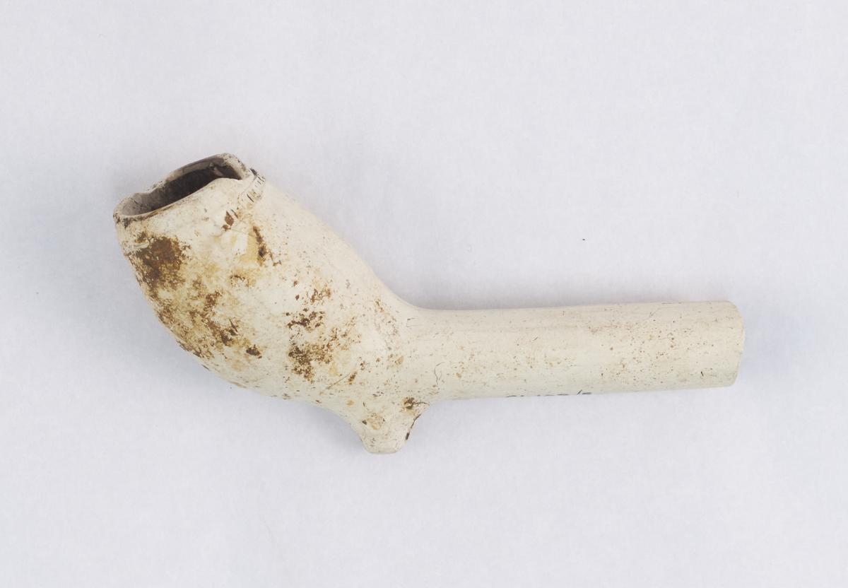 Tobacco pipe, clay pipe | London Museum