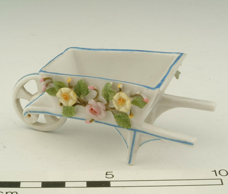 Model, model wheelbarrow | London Museum