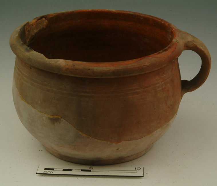 Chamber pot | London Museum