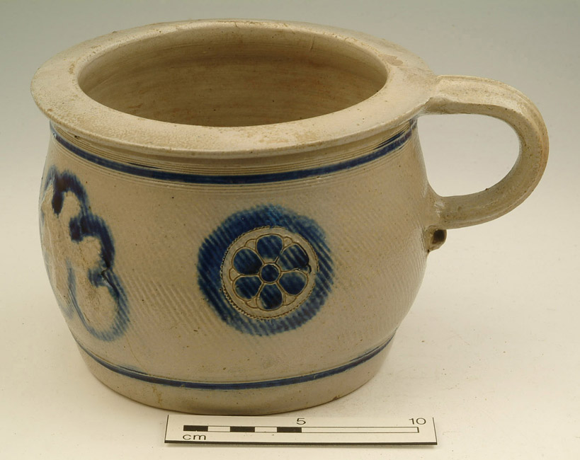 Stool pot; jordan | London Museum
